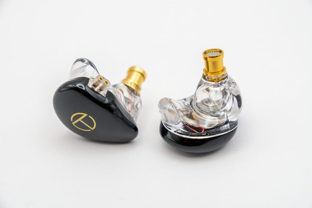 【TRN ST7 レビュー】力強く元気な音色が楽しい、個性的なイヤホン - GADGENEKO -ガジェねこ-