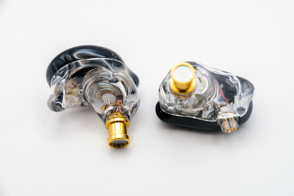 【TRN ST7 レビュー】力強く元気な音色が楽しい、個性的なイヤホン - GADGENEKO -ガジェねこ-